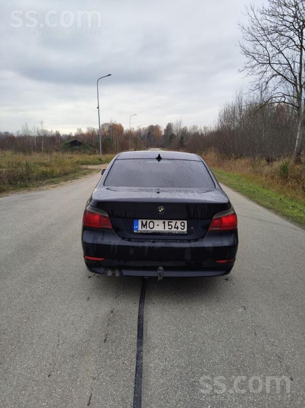 Black BMW 530 2003 in Tukums, with an engine capacity of 3.00 L and mileage of 392 thousand km for 2400 €, photo 2 on AUTOMOTO.COM.LV