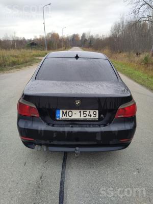 Melns BMW 530 2003 Tukums, ar dzinēja tilpumu 3.00 L un nobraukumu 392 tūkst. km par 2400 €, foto 3 vietnē AUTOMOTO.COM.LV