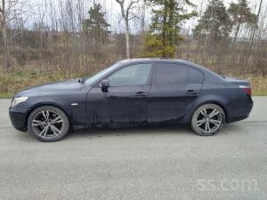 Melns BMW 530 2003 Tukums, ar dzinēja tilpumu 3.00 L un nobraukumu 392 tūkst. km par 2400 €, foto 4 vietnē AUTOMOTO.COM.LV