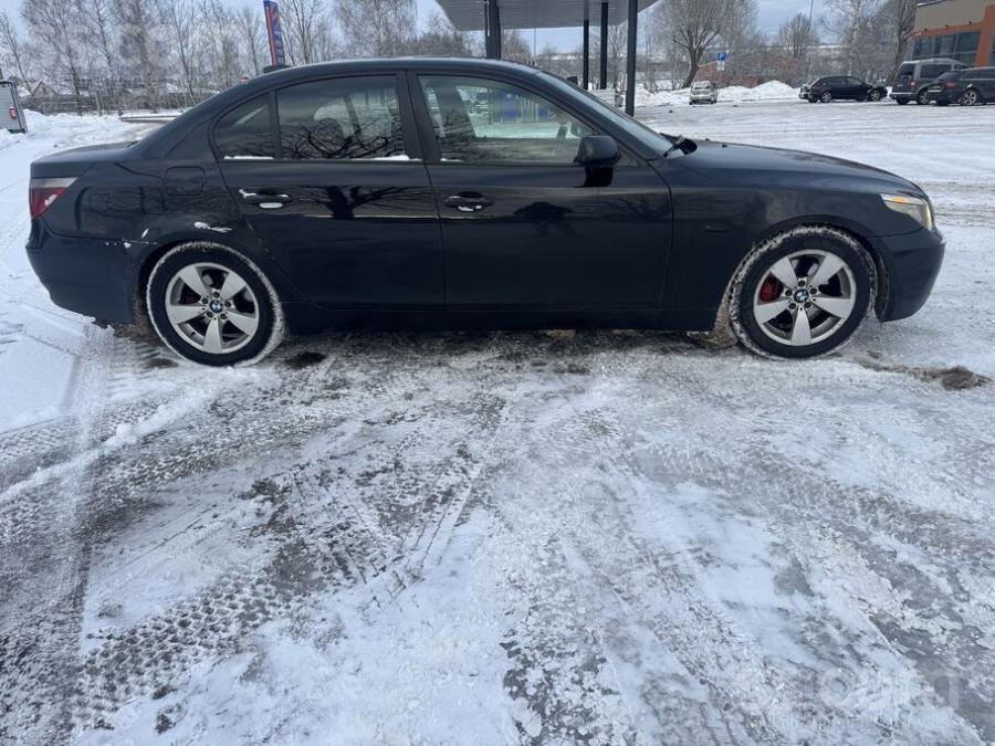 Melns BMW 530 2003 Tukums, ar dzinēja tilpumu 3.00 L un nobraukumu 417 tūkst. km par 3500 €, foto 2 vietnē AUTOMOTO.COM.LV