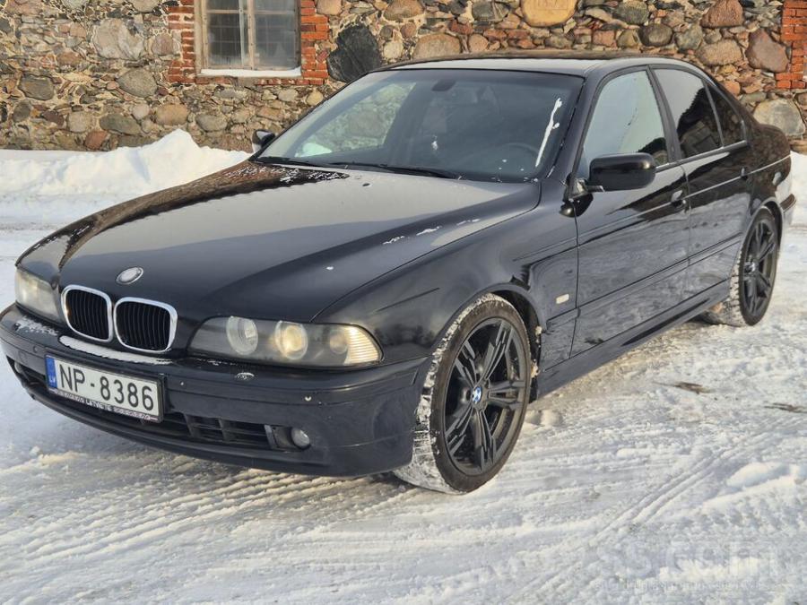 Melns BMW 530 2003 Liepāja, ar dzinēja tilpumu 3.00 L un nobraukumu 330 tūkst. km par 4000 €, foto 1 vietnē AUTOMOTO.COM.LV