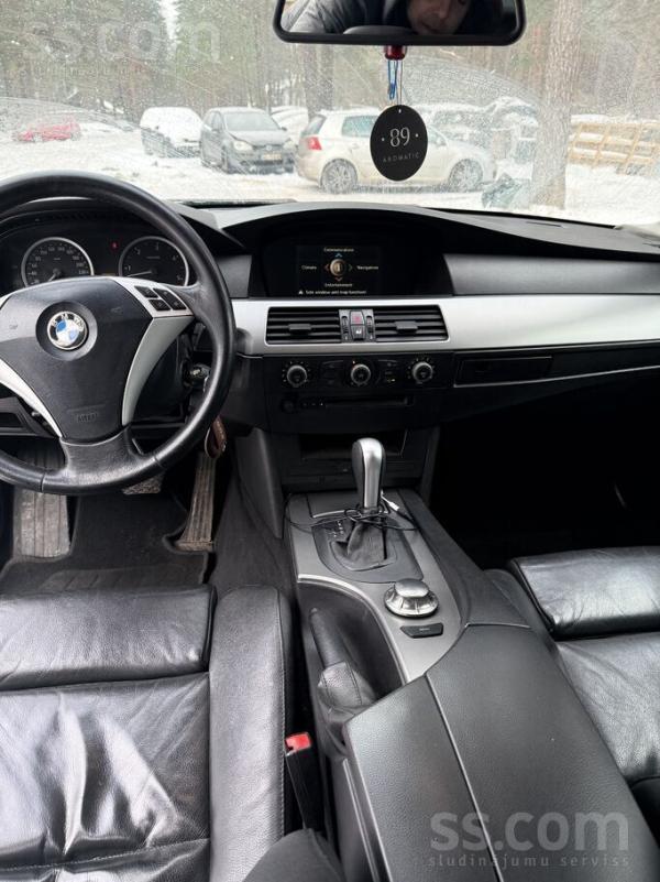 Black BMW 530 2003 in Riga, with an engine capacity of 3.00 L and mileage of 274 thousand km for 3200 €, photo 9 on AUTOMOTO.COM.LV
