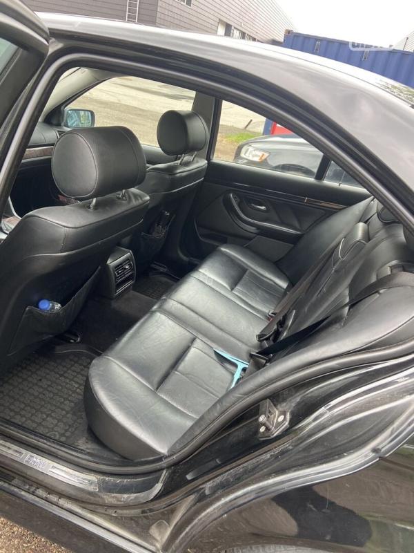Black BMW 530 2003 in Kaunas, with an engine capacity of 3.00 L and mileage of 316 thousand km for 2500 €, photo 7 on AUTOMOTO.COM.LV