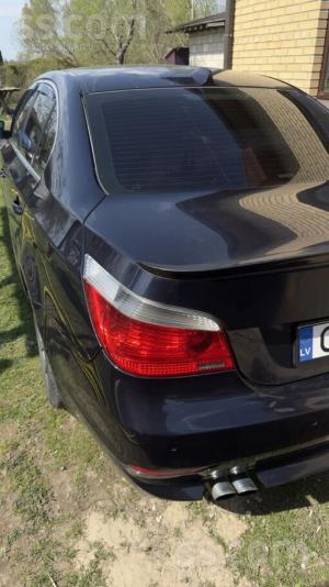 Melns BMW 530 2003 Jelgava, ar dzinēja tilpumu 3.00 L un nobraukumu 288 tūkst. km par 4000 €, foto 4 vietnē AUTOMOTO.COM.LV
