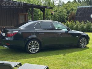 Black BMW 530 2003 in Riga, with an engine capacity of 3.00 L and mileage of 346 thousand km for 3500 €, photo 3 on AUTOMOTO.COM.LV