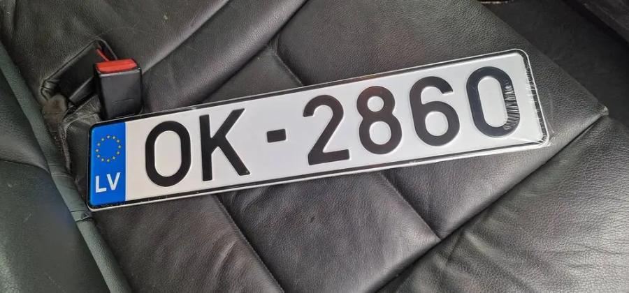 Черный БМВ 530 2003 в Валмиера, объемом двигателя 3.00 л и пробегом 447 тыс. км за 2800 €, фото 12 на AUTOMOTO.COM.LV
