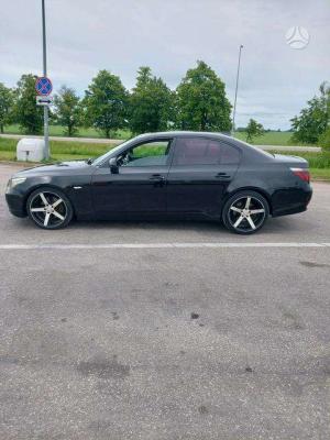 Black BMW 530 2003 in Vilkaviskis, with an engine capacity of 2.99 L and mileage of 407 thousand km for 3500 €, photo 4 on AUTOMOTO.COM.LV
