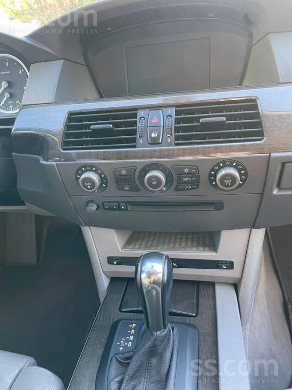 Melns BMW 530 2003 Liepāja, ar dzinēja tilpumu 3.00 L un nobraukumu 408 tūkst. km par 2250 €, foto 9 vietnē AUTOMOTO.COM.LV
