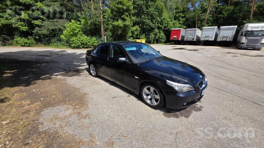 Black BMW 530 2003 in Jurmala, with an engine capacity of 3.00 L and mileage of 294 thousand km for 5500 €, photo 3 on AUTOMOTO.COM.LV