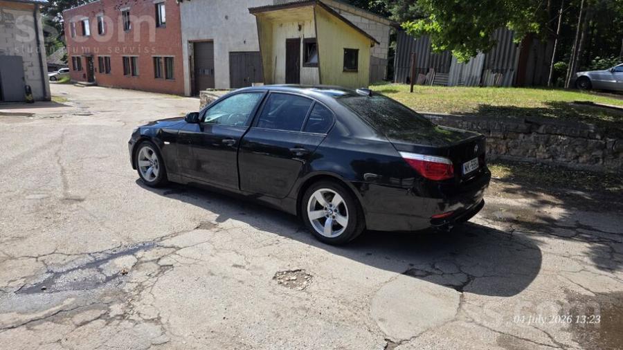 Black BMW 530 2003 in Jurmala, with an engine capacity of 3.00 L and mileage of 294 thousand km for 5500 €, photo 5 on AUTOMOTO.COM.LV