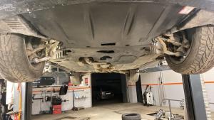 Melns BMW 530 2003 Viļņa, ar dzinēja tilpumu 3.00 L un nobraukumu 480 tūkst. km par 2700 €, foto 8 vietnē AUTOMOTO.COM.LV