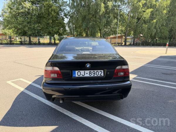 Melns BMW 530 2003 Rīga, ar dzinēja tilpumu 3.00 L un nobraukumu 383 tūkst. km par 2690 €, foto 4 vietnē AUTOMOTO.COM.LV