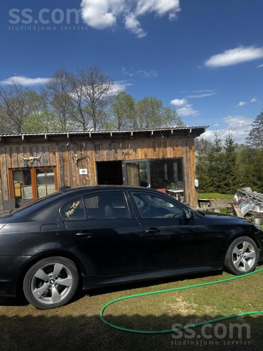 Black BMW 530 2003 in Riga, with an engine capacity of 3.00 L and mileage of 483 thousand km for 4999 €, photo 3 on AUTOMOTO.COM.LV