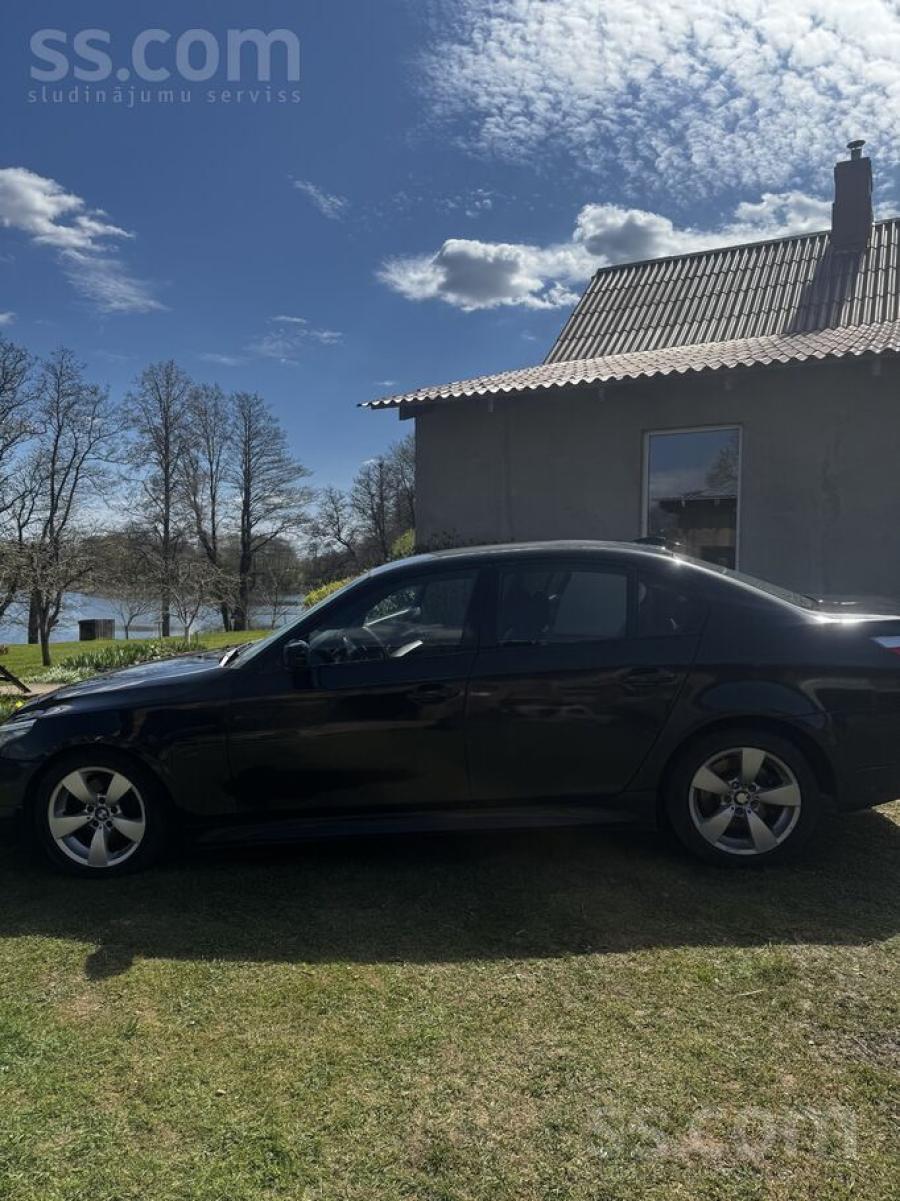 Black BMW 530 2003 in Riga, with an engine capacity of 3.00 L and mileage of 483 thousand km for 4999 €, photo 4 on AUTOMOTO.COM.LV