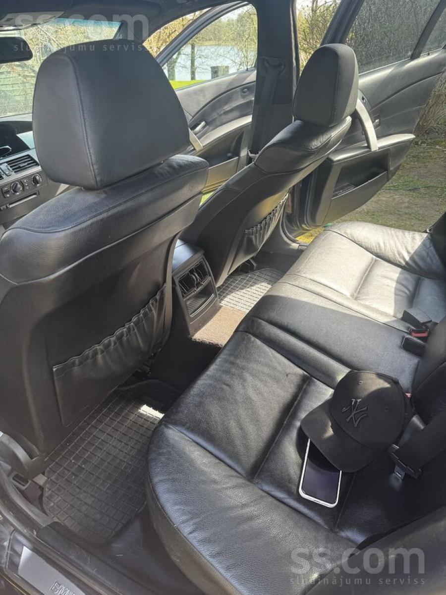 Black BMW 530 2003 in Riga, with an engine capacity of 3.00 L and mileage of 483 thousand km for 4999 €, photo 7 on AUTOMOTO.COM.LV