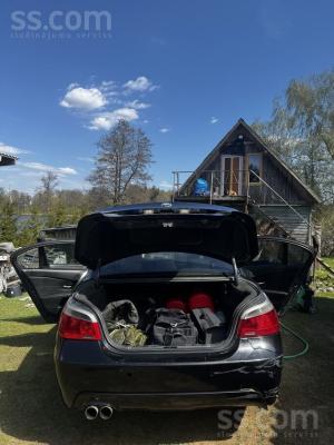 Black BMW 530 2003 in Riga, with an engine capacity of 3.00 L and mileage of 483 thousand km for 4999 €, photo 10 on AUTOMOTO.COM.LV