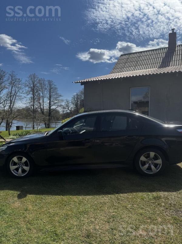 Melns BMW 530 2003 Rīga, ar dzinēja tilpumu 3.00 L un nobraukumu 483 tūkst. km par 4999 €, foto 3 vietnē AUTOMOTO.COM.LV