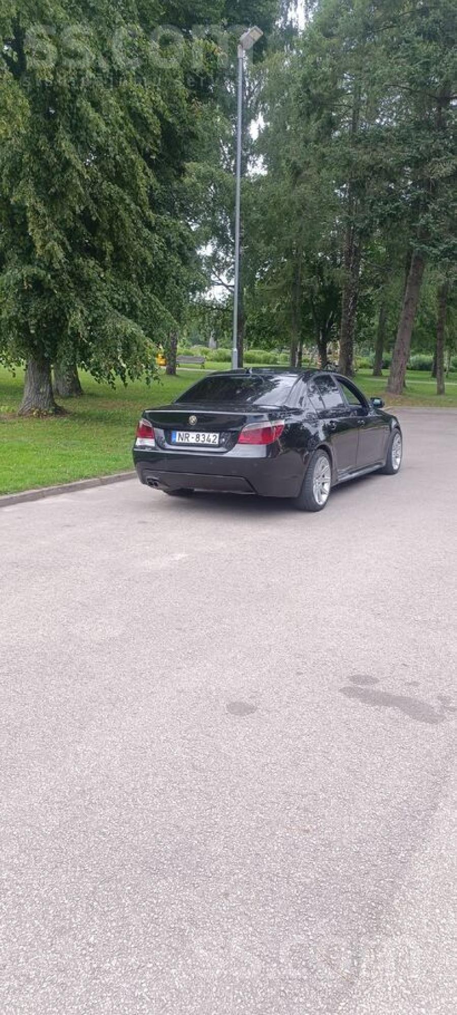 Black BMW 530 2003 in Tukums, with an engine capacity of 3.00 L and mileage of 400 thousand km for 5400 €, photo 5 on AUTOMOTO.COM.LV