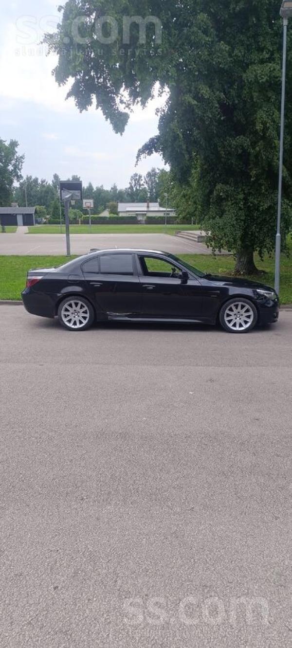 Melns BMW 530 2003 Tukums, ar dzinēja tilpumu 3.00 L un nobraukumu 400 tūkst. km par 5400 €, foto 5 vietnē AUTOMOTO.COM.LV