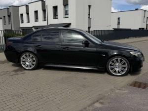 Black BMW 530 2003 in Vilnius, with an engine capacity of 3.00 L and mileage of 299 thousand km for 2100 €, photo 6 on AUTOMOTO.COM.LV