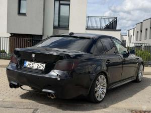 Black BMW 530 2003 in Vilnius, with an engine capacity of 3.00 L and mileage of 299 thousand km for 2100 €, photo 7 on AUTOMOTO.COM.LV