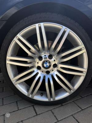 Black BMW 530 2003 in Vilnius, with an engine capacity of 3.00 L and mileage of 299 thousand km for 2100 €, photo 10 on AUTOMOTO.COM.LV