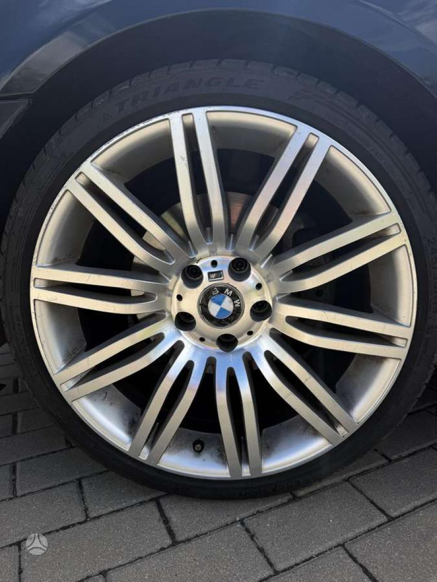 Black BMW 530 2003 in Vilnius, with an engine capacity of 3.00 L and mileage of 299 thousand km for 2100 €, photo 10 on AUTOMOTO.COM.LV