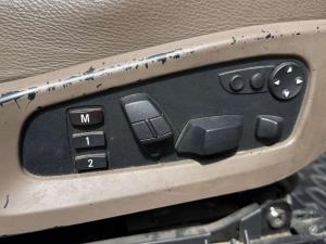 Black BMW 530 2003 in Vilnius, with an engine capacity of 3.00 L and mileage of 299 thousand km for 2100 €, photo 11 on AUTOMOTO.COM.LV