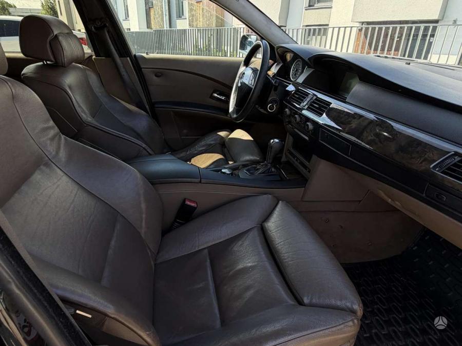 Black BMW 530 2003 in Vilnius, with an engine capacity of 3.00 L and mileage of 299 thousand km for 2100 €, photo 14 on AUTOMOTO.COM.LV