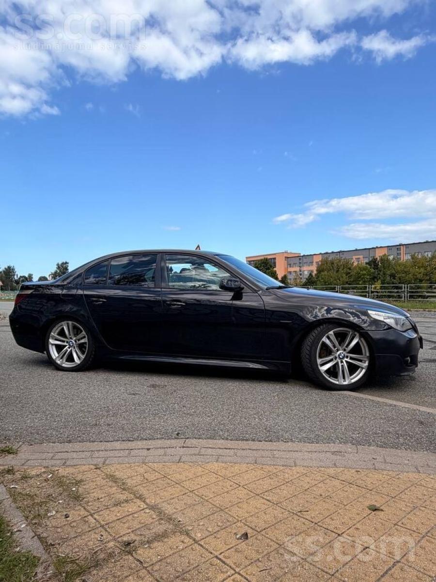 Melns BMW 530 2003 Rīga, ar dzinēja tilpumu 3.00 L un nobraukumu 408 tūkst. km par 3300 €, foto 1 vietnē AUTOMOTO.COM.LV