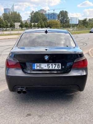 Melns BMW 530 2003 Rīga, ar dzinēja tilpumu 3.00 L un nobraukumu 408 tūkst. km par 3300 €, foto 6 vietnē AUTOMOTO.COM.LV
