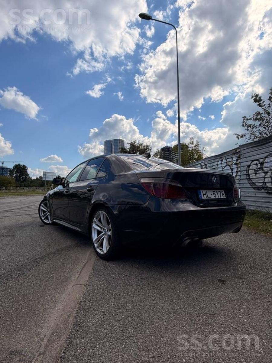 Melns BMW 530 2003 Rīga, ar dzinēja tilpumu 3.00 L un nobraukumu 408 tūkst. km par 3300 €, foto 7 vietnē AUTOMOTO.COM.LV