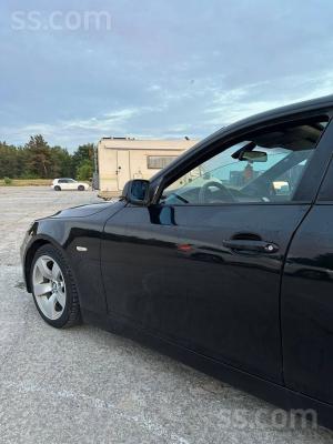 Melns BMW 530 2003 Liepāja, ar dzinēja tilpumu 3.00 L un nobraukumu 390 tūkst. km par 3700 €, foto 7 vietnē AUTOMOTO.COM.LV