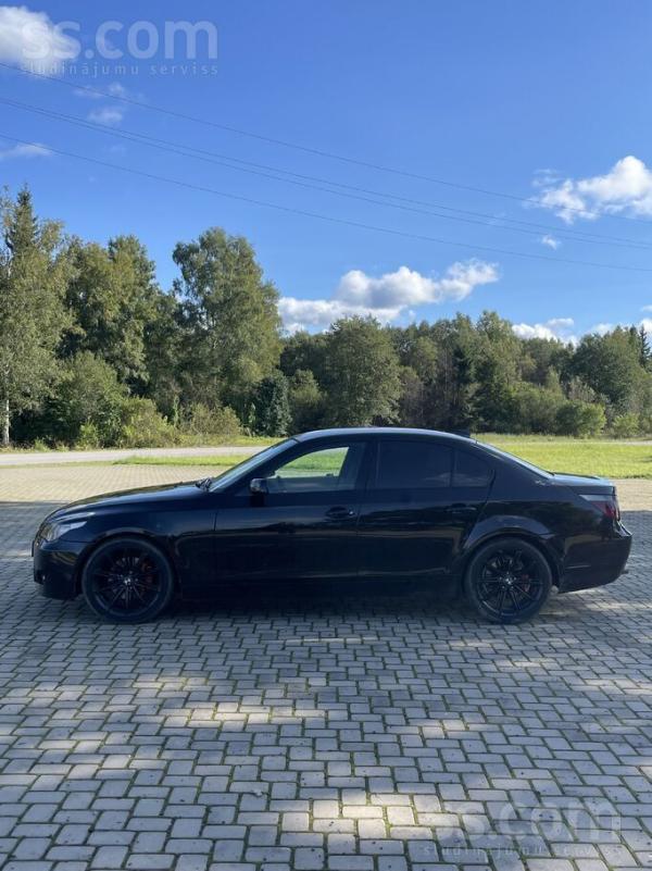 БМВ 530 2003 в Цесис на AUTOMOTO.COM.LV Черный БМВ 530 2003 в Цесис, объемом двигателя 3.00 л и пробегом 0 тыс. км за 5250 €, фото 6 на AUTOMOTO.COM.LV