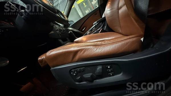BMW 530 2003 Rīga vietnē Melns BMW 530 2003 Rīga, ar dzinēja tilpumu 3.00 L un nobraukumu 461 tūkst. km par 3700 €, foto 4 vietnē AUTOMOTO.COM.LV