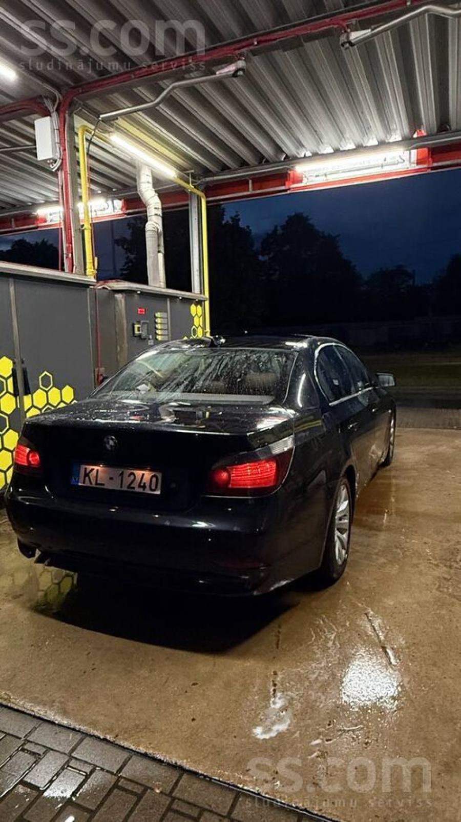 Black BMW 530 2003 in Riga, with an engine capacity of 3.00 L and mileage of 461 thousand km for 3700 €, photo 6 on AUTOMOTO.COM.LV