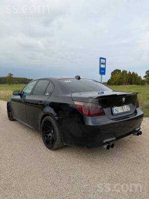 Black BMW 530 2003 in Rezekne, with an engine capacity of 3.00 L and mileage of 470 thousand km for 5899 €, photo 3 on AUTOMOTO.COM.LV