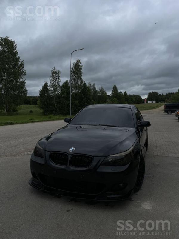 Melns BMW 530 2003 Rēzekne, ar dzinēja tilpumu 3.00 L un nobraukumu 470 tūkst. km par 5899 €, foto 8 vietnē AUTOMOTO.COM.LV