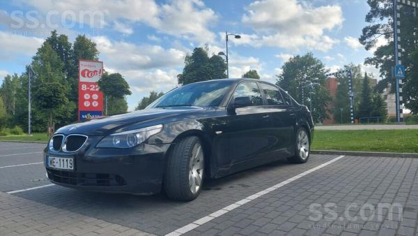 Melns BMW 530 2004 Rīga, ar dzinēja tilpumu 3.00 L un nobraukumu 440 tūkst. km par 2500 €, foto 3 vietnē AUTOMOTO.COM.LV