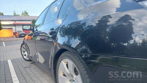Melns BMW 530 2004 Rīga, ar dzinēja tilpumu 3.00 L un nobraukumu 440 tūkst. km par 2500 €, foto 7 vietnē AUTOMOTO.COM.LV