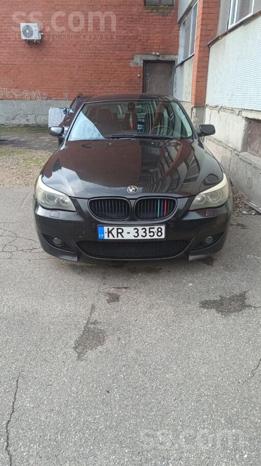 Melns BMW 530 2004 Jelgava, ar dzinēja tilpumu 3.00 L un nobraukumu 350 tūkst. km par 2500 €, foto 8 vietnē AUTOMOTO.COM.LV