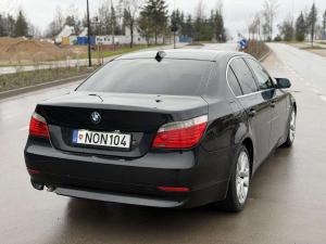 Melns BMW 530 2004 Viļņa, ar dzinēja tilpumu 3.00 L un nobraukumu 402 tūkst. km par 3150 €, foto 9 vietnē AUTOMOTO.COM.LV