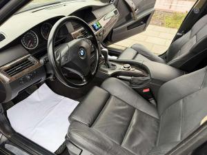 Melns BMW 530 2004 Viļņa, ar dzinēja tilpumu 3.00 L un nobraukumu 402 tūkst. km par 3150 €, foto 14 vietnē AUTOMOTO.COM.LV