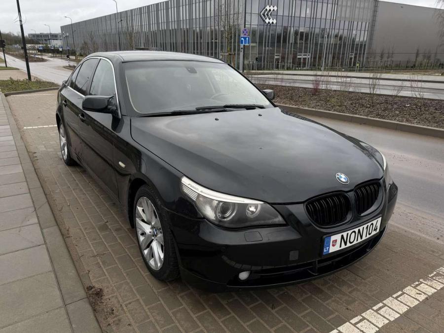 Melns BMW 530 2004 Viļņa, ar dzinēja tilpumu 3.00 L un nobraukumu 402 tūkst. km par 3150 €, foto 19 vietnē AUTOMOTO.COM.LV