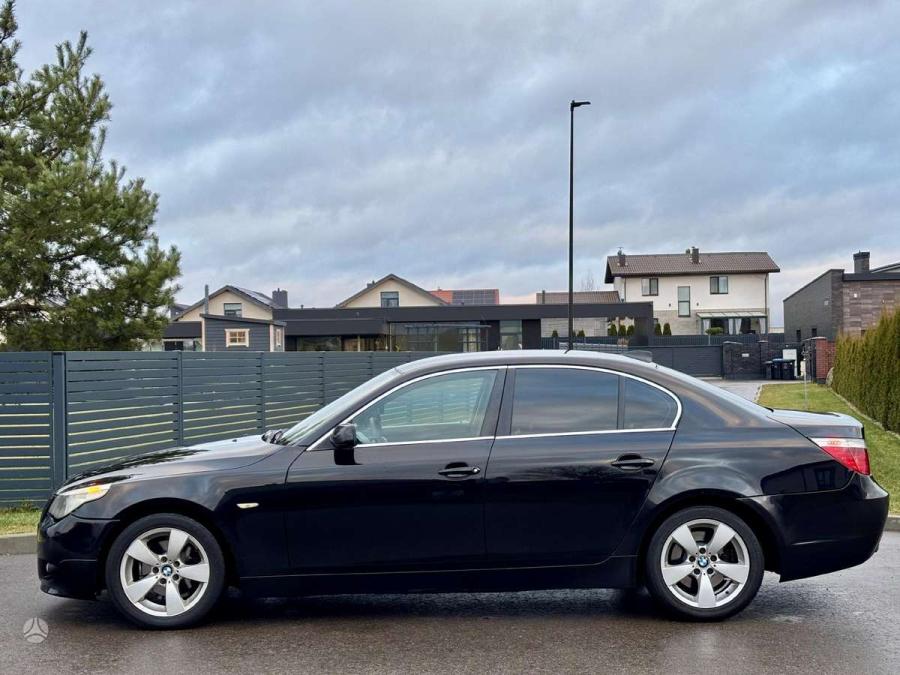 Melns BMW 530 2004 Viļņa, ar dzinēja tilpumu 3.00 L un nobraukumu 390 tūkst. km par 3200 €, foto 2 vietnē AUTOMOTO.COM.LV