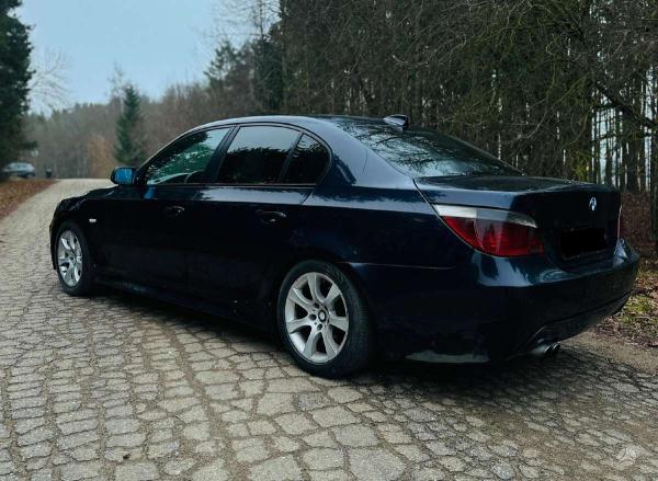 Melns BMW 530 2004 Radviliškis, ar dzinēja tilpumu 2.99 L un nobraukumu 371 tūkst. km par 3300 €, foto 5 vietnē AUTOMOTO.COM.LV