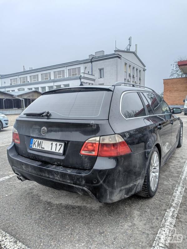 Melns BMW 530 2004 Kauņa, ar dzinēja tilpumu 3.00 L un nobraukumu 514 tūkst. km par 2300 €, foto 4 vietnē AUTOMOTO.COM.LV