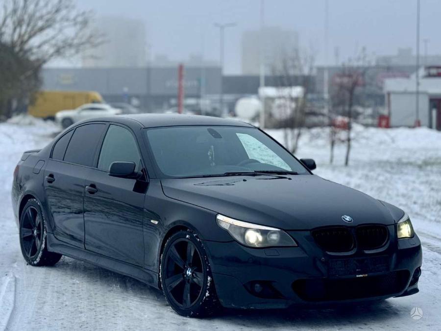 Melns BMW 530 2004 Šauļi, ar dzinēja tilpumu 2.99 L un nobraukumu 330 tūkst. km par 4200 €, foto 1 vietnē AUTOMOTO.COM.LV