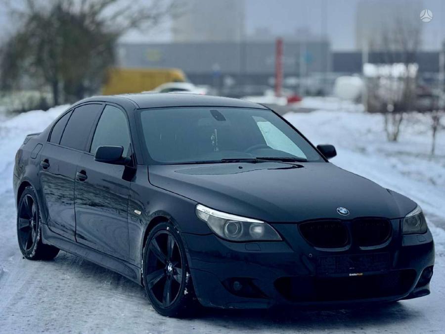 Melns BMW 530 2004 Šauļi, ar dzinēja tilpumu 2.99 L un nobraukumu 330 tūkst. km par 4200 €, foto 5 vietnē AUTOMOTO.COM.LV