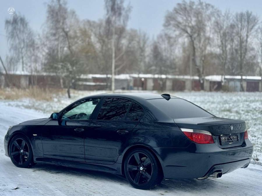 Melns BMW 530 2004 Šauļi, ar dzinēja tilpumu 2.99 L un nobraukumu 330 tūkst. km par 4200 €, foto 10 vietnē AUTOMOTO.COM.LV